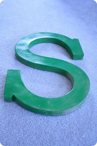 DIY moss letter and decor | Thrifty Decor Chick | Thrifty DIY, Decor ...